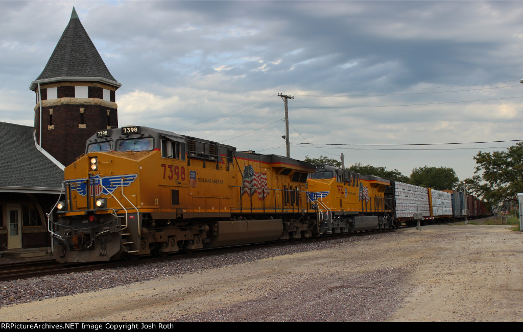 35. UP 7398 & UP 7932